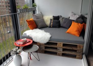 Maak je eigen loungebank van paletten - woonmooi