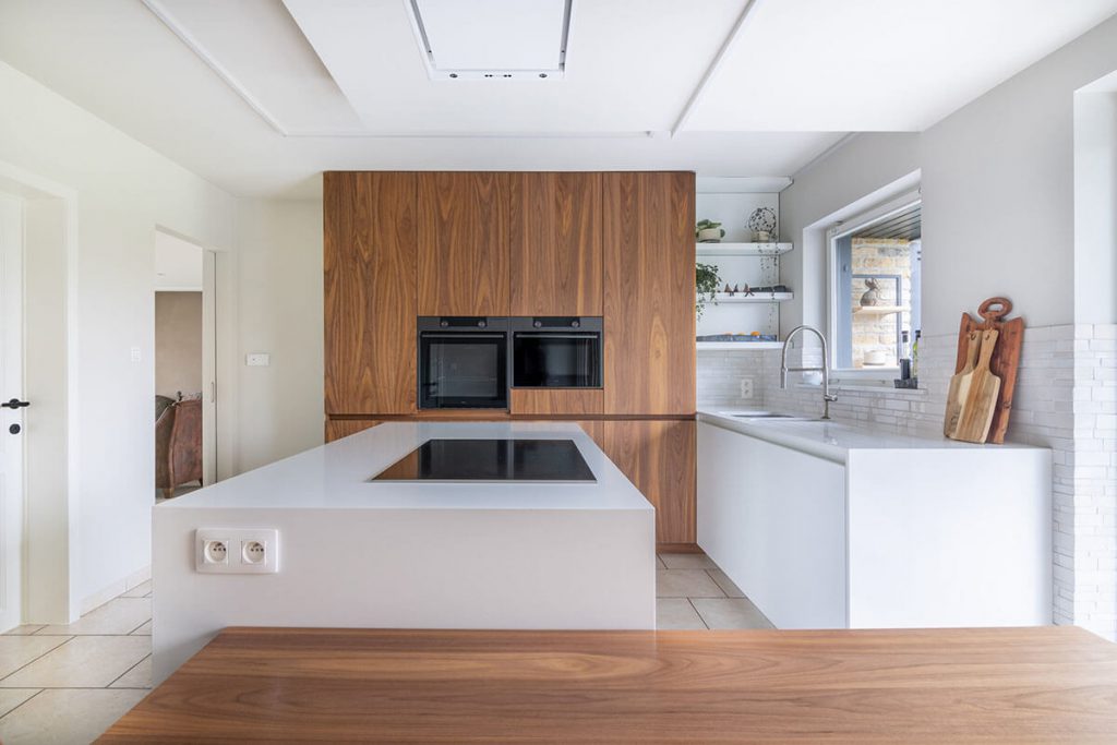 Waanzinnig mooie walnoot keukens - woonmooi